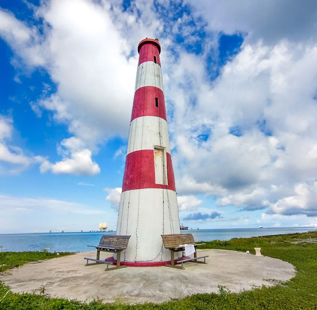 Pinder’s Point Lighthouse | Freeport | Bahamas | She is Wanderlust